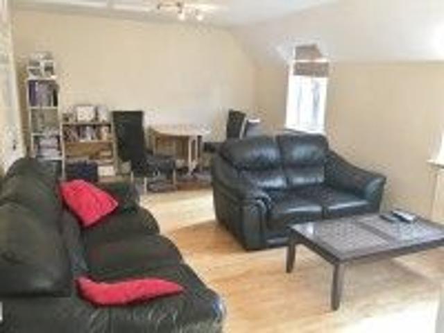 2 bed Apartment To Let