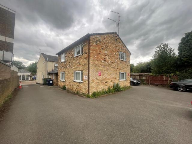2 bed Apartment To Let