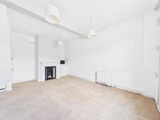 2 BED Apartment To rent
