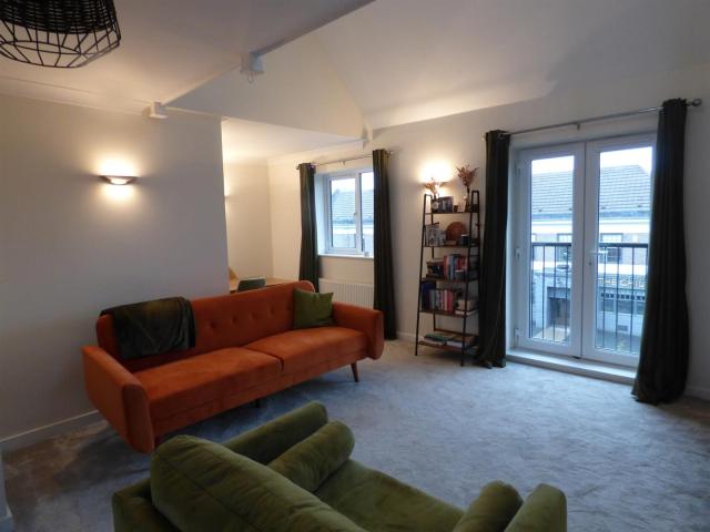 2 bed apartment to rent