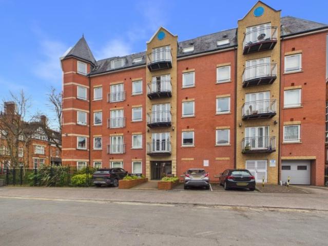 2 BED Apartment To rent
