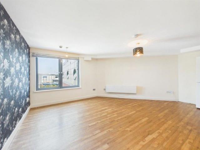 2 BED Apartment To rent