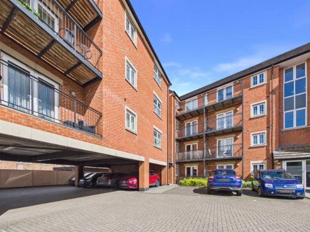 2 BED Apartment To rent