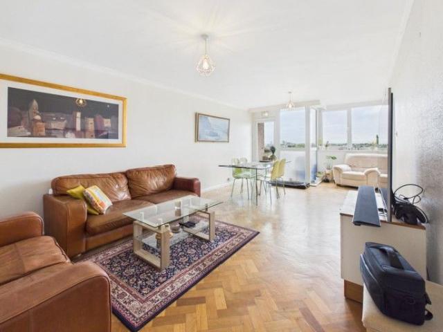 2 BED Apartment To rent