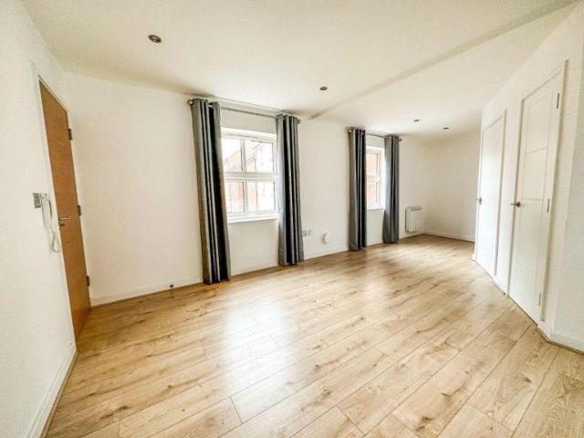 2 BED Apartment To rent