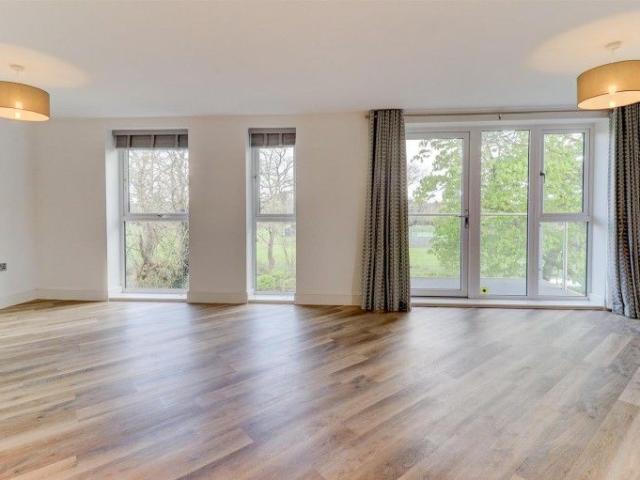 2 BED Apartment To rent