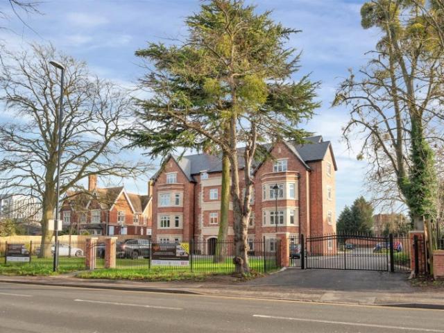 2 BED Apartment To rent