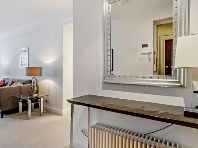 2 bed apartment to rent Fulham Road, Chelsea SW3