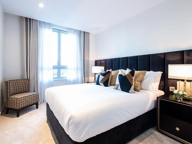 2 bed apartment to rent Garrett Mansions, London W2