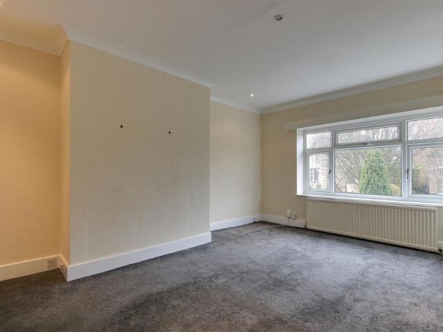 2 bed apartment to rent in Vernon Avenue, Huddersfield