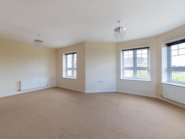 2 bed apartment to rent in Ashover Road, Kenton, NE3