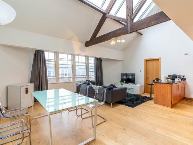 2 bed apartment to rent in Grainger Street, Newcastle Upon Tyne, NE1