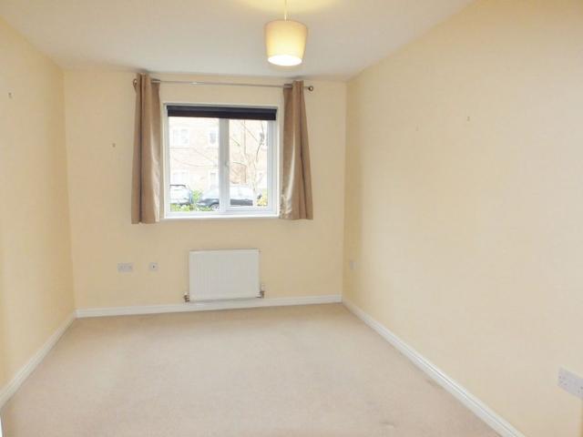 2 bed apartment to rent in Harbourne Close, Kenilworth, CV8