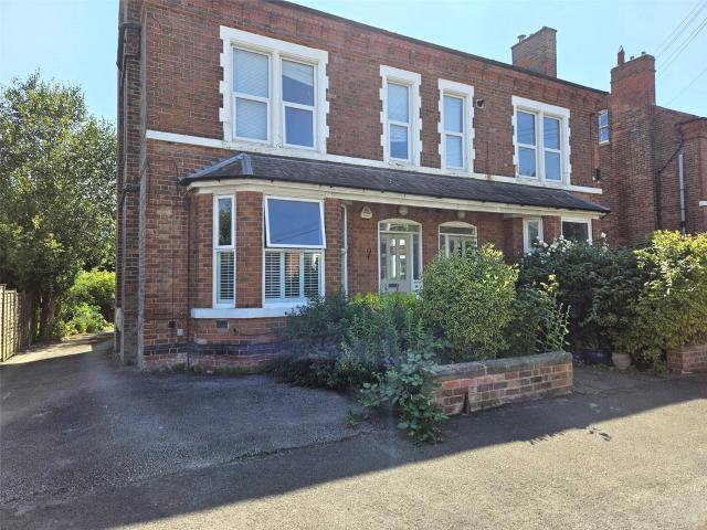2 bed apartment to rent in Henry Road, West Bridgford, Nottingham, Nottinghamshire, NG2 £1,100 per month