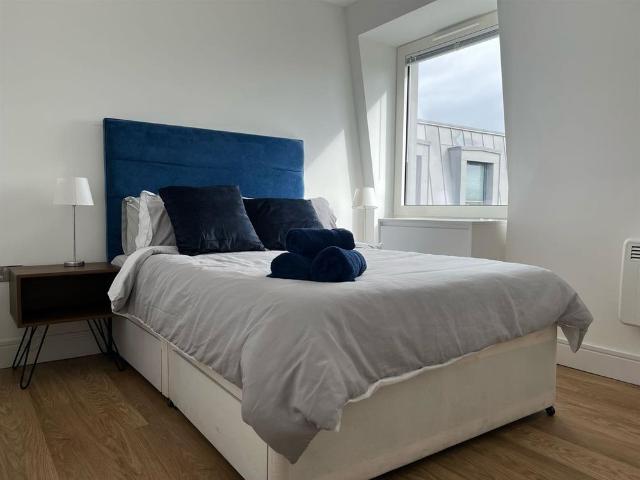 2 bed apartment to rent in High Street, Rickmansworth, WD3