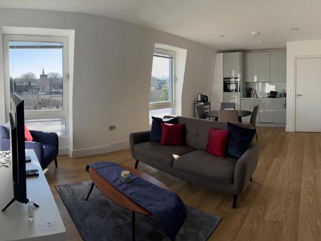 2 bed apartment to rent in Langwood House, Rickmansworth