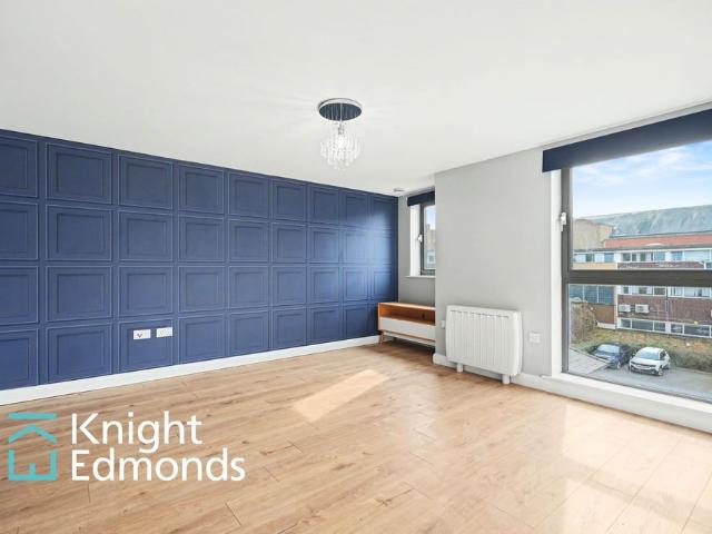 2 bed apartment to rent in McKenzie Court, Maidstone, ME14