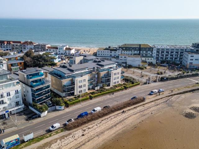 2 bed apartment to rent in Mirage, 33 Shore Road, BH13