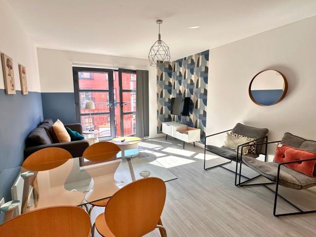 2 bed apartment to rent in Northwood Street, Birmingham, B3