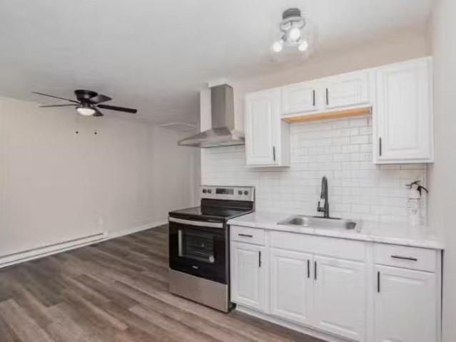 2 Bed Beauty on Cleinview 3030 Cleinview Ave #4