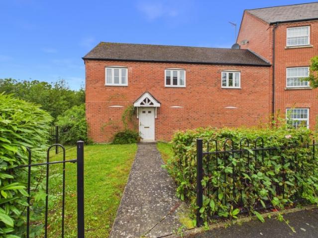 2 BED Coach House To rent