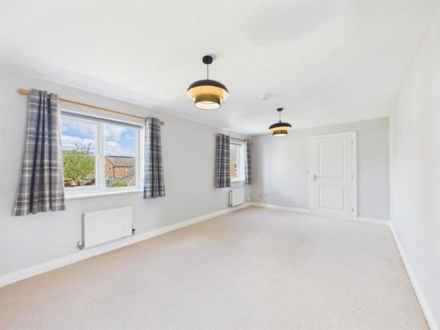 2 BED Coach House To rent