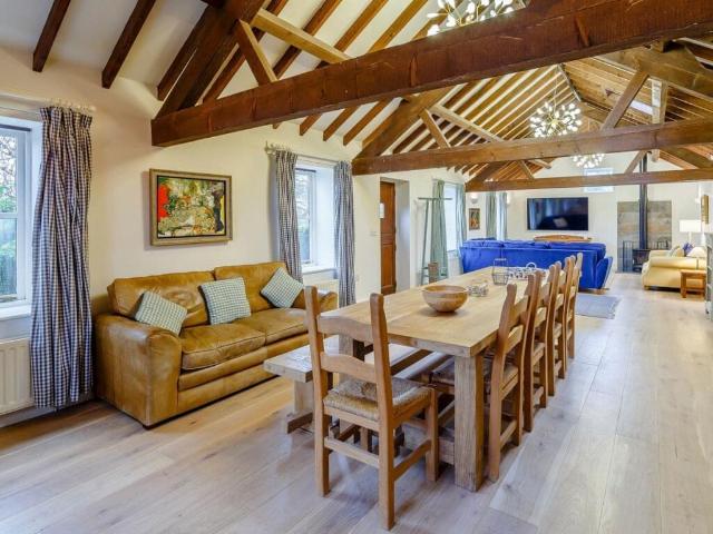 2 bed Cottage to rent in Noke Oxfordshire, OX3, from Hamptons Oxford. 33496