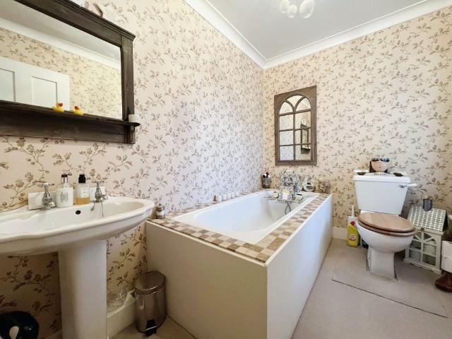 2 bed cottage to rent in Parsonage Lane, SL2