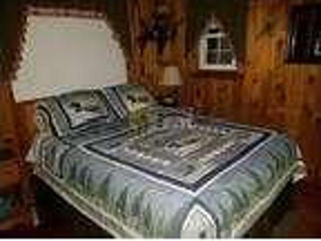 2 bed cottage with stunning Rangeley lake view