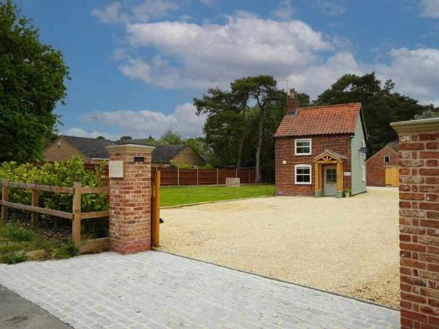 2 Bed, Detached, Back Lane, Lowestoft, NR32 [INVESTMENT PROPERTY]
