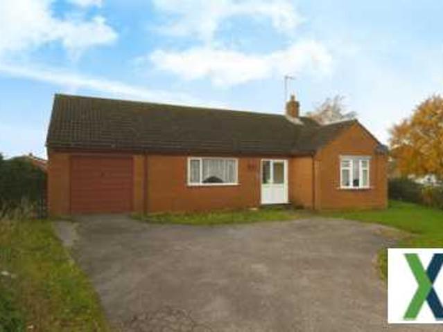 2 bed detached bungalow for sale