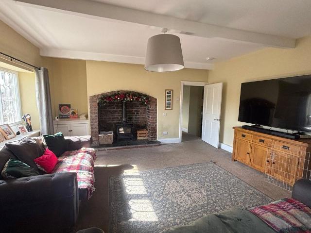 2 bed detached cottage to let in Bridge End, Stamfordham, Newcastle upon Tyne, Northumberland, NE18