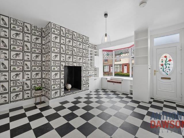 2 bed Detached House To Let