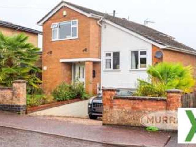2 bed detached house for sale