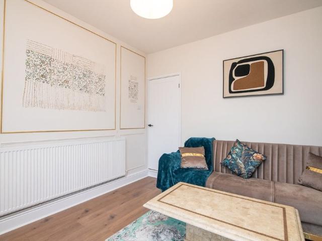2 Bed Detached House, Hagley Road West, B68