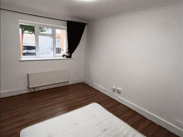 2 Bed Detached House, Portland Road, SE25