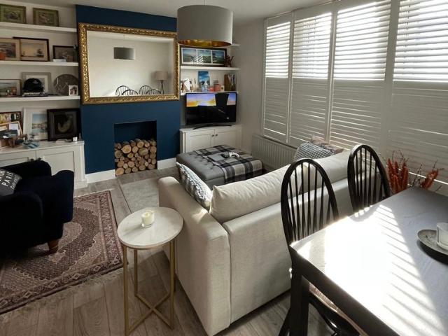 2 bed Earlsfield
