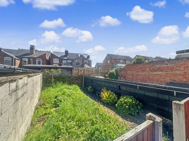 2 bed end of terrace to rent in Wesley Street, Ilkeston