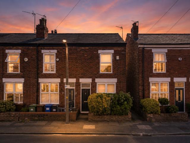 2 bed End of Terrace House To Let