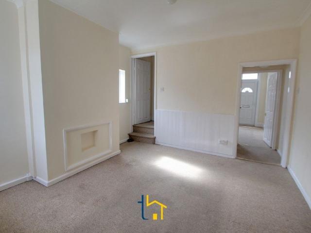 2 bed end of terrace house to rent in Parliament Street, Swadlincote, DE11