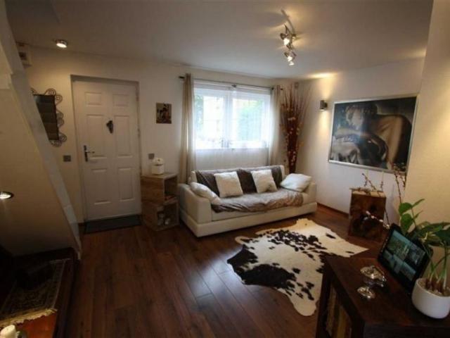 2 Bed End Terrace, Taeping St, E14