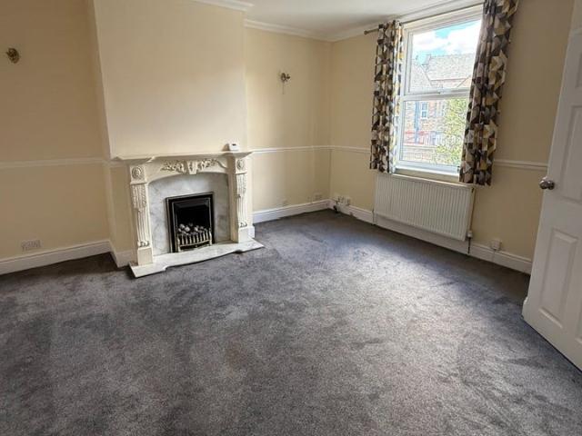 2 Bed End Terrace, Victoria Road, LS27