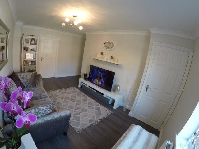 2 Bed End Terrace, Wraysbury Close, LU4