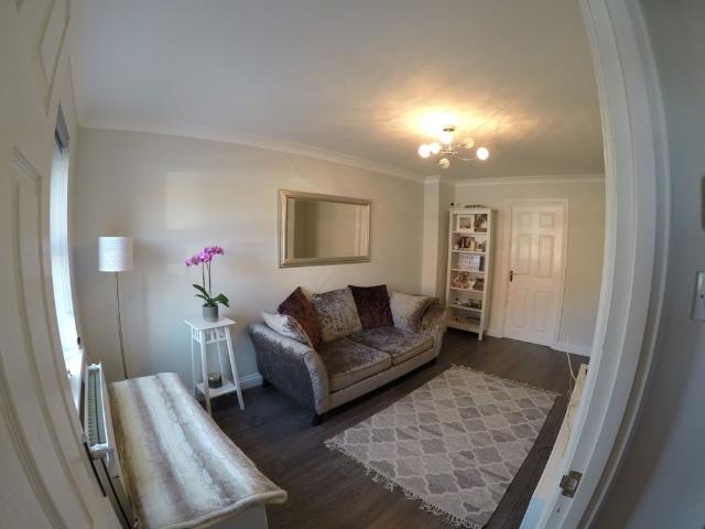 2 Bed End Terrace, Wraysbury Close, LU4