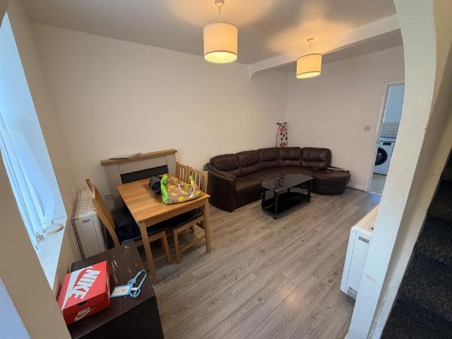 2 Bed End Terrace, Broxtowe Avenue, NG8