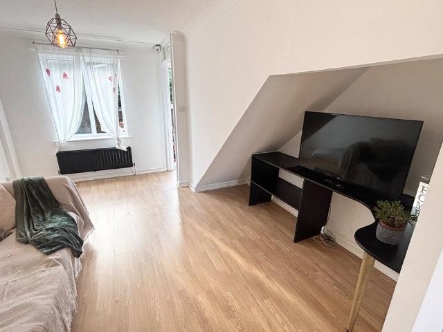 2 Bed End Terrace, Francis Close, E14