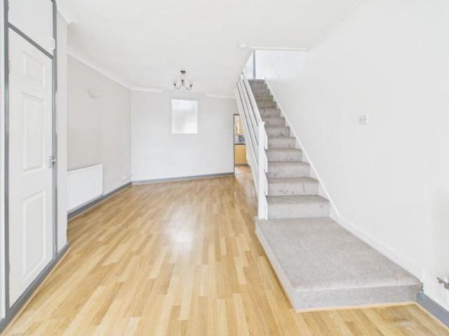2 Bed End Terrace, Gloucester Road, BS16