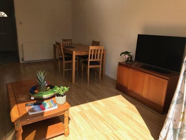 2 Bed End Terrace, Moss Bank, CB4
