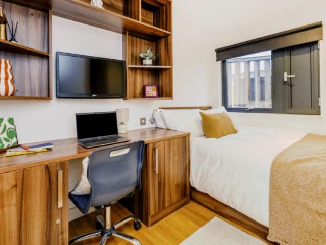 2 Bed Ensuite