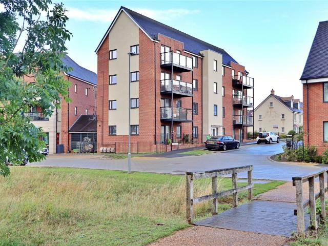 2 bed First Floor Flat for Rent